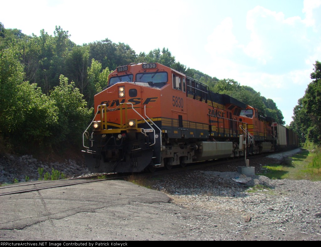 BNSF 5830